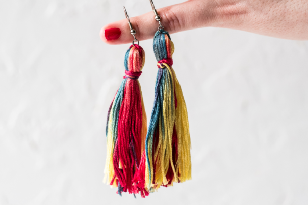 How to Make Yarn Tassels | AllFreeKnitting.com