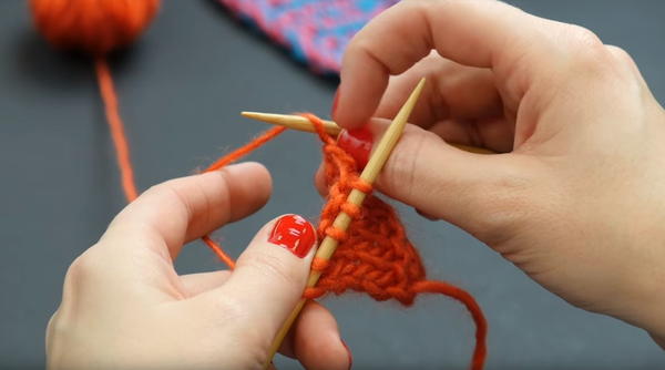 How to Knit a YO Increase | AllFreeKnitting.com