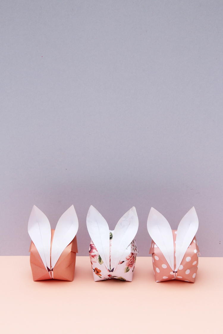 Origami Easter Bunny Rabbits | DIYIdeaCenter.com
