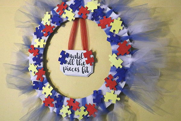 Autism Awareness Wreath | DIYIdeaCenter.com