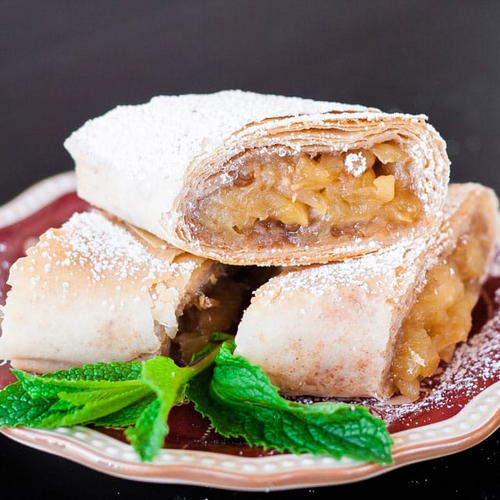 Austrian Apple Strudel | RecipeLion.com