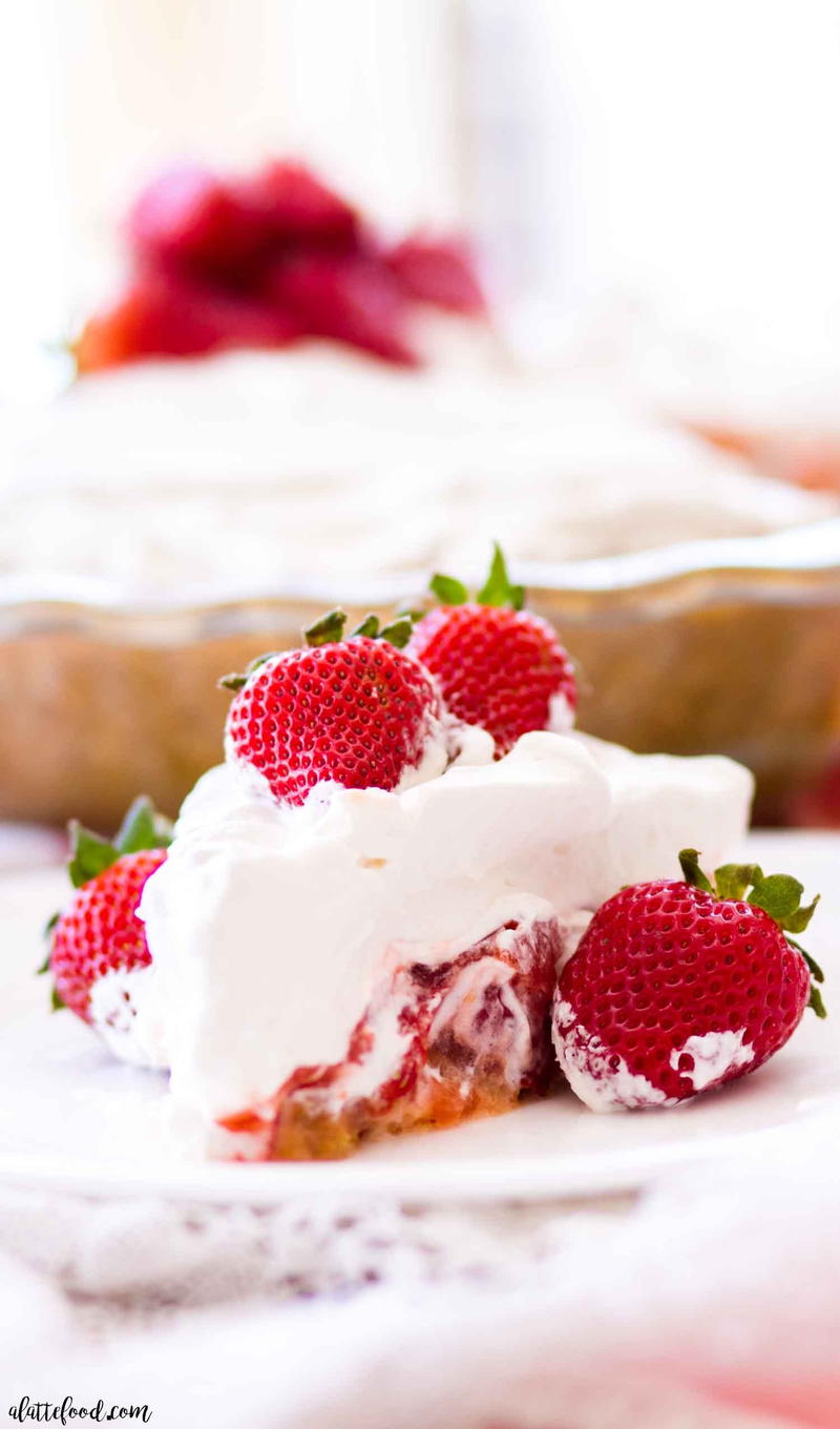 Strawberry Lemon Pie | RecipeLion.com
