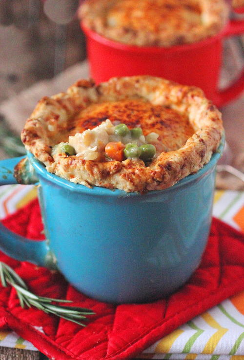 Cheddar Chicken Pot Pie with Rosemary Crust | RecipeLion.com