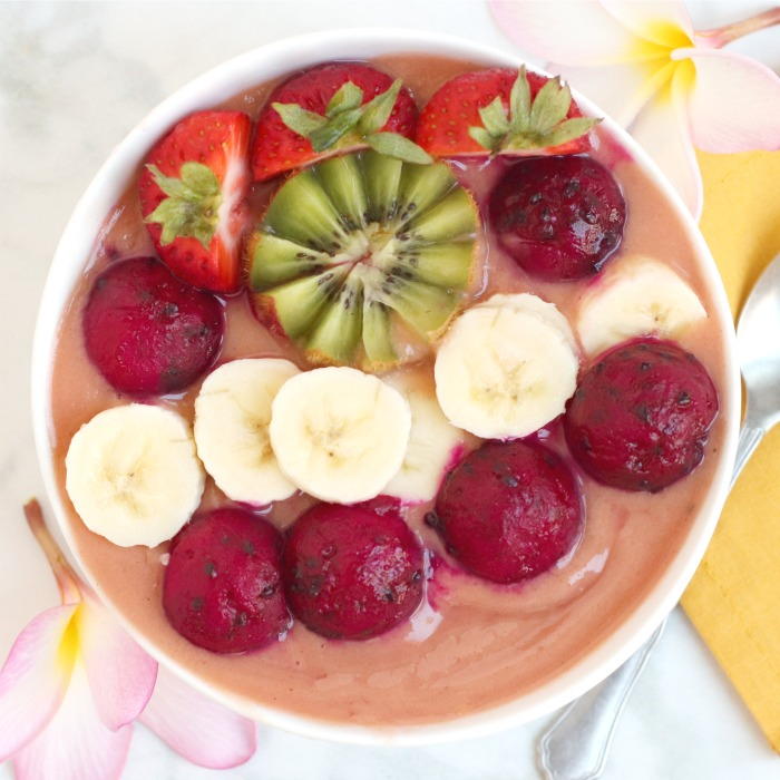 Tropical Smoothie Bowl | FaveHealthyRecipes.com