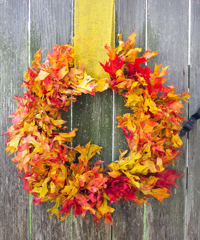 Unbe-leaf-able DIY Fall Wreath | DIYIdeaCenter.com