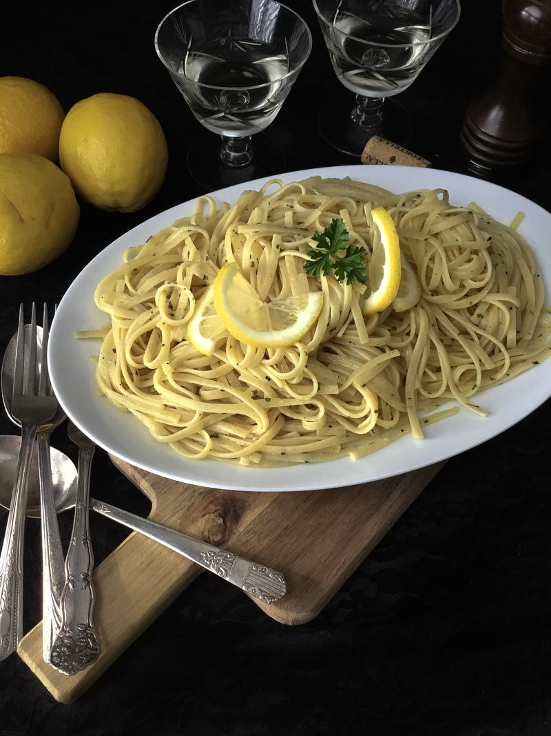 Linguini Al Limone (Lemon Linguini) | RecipeLion.com