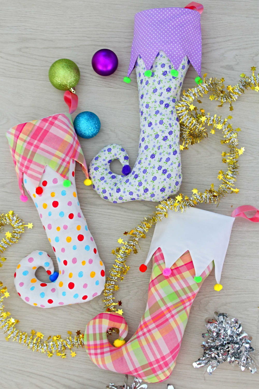 Elf Stocking Pattern | DIYIdeaCenter.com