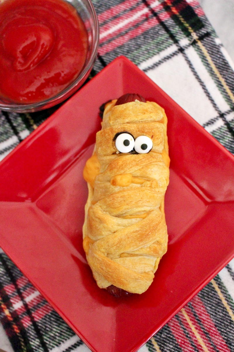 Mummy Hot Dogs | FaveCrafts.com