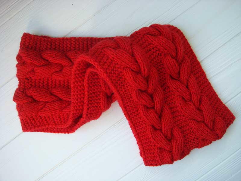 Infinity Santa Scarf Pattern | AllFreeKnitting.com
