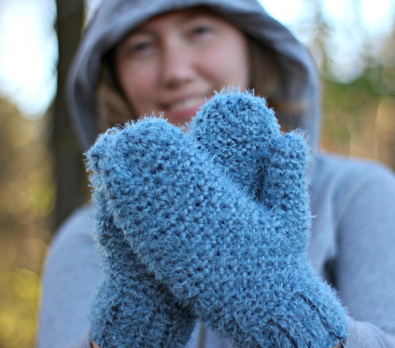 Crochet Wavy Shells Mittens | AllFreeCrochet.com