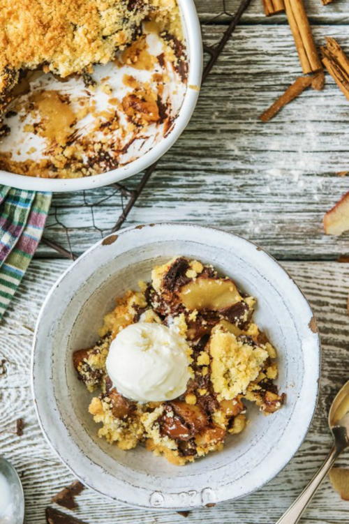 Baked Amish Apple Custard Dessert | RecipeLion.com