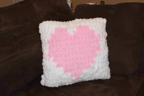 Heart Pillow (Loop Yarn Project) | AllFreeKnitting.com