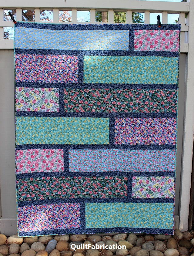 Quarter Cut Quilt | FaveQuilts.com