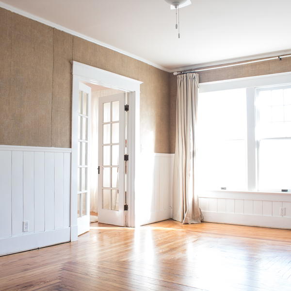 How to Hang DIY Burlap Wallpaper | DIYIdeaCenter.com