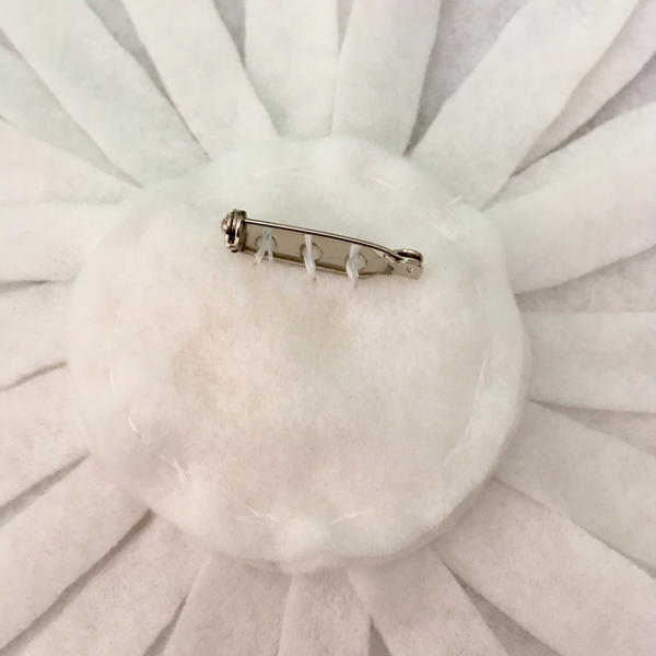 Big Daisy Fabric Flower Pin Tutorial | AllFreeSewing.com