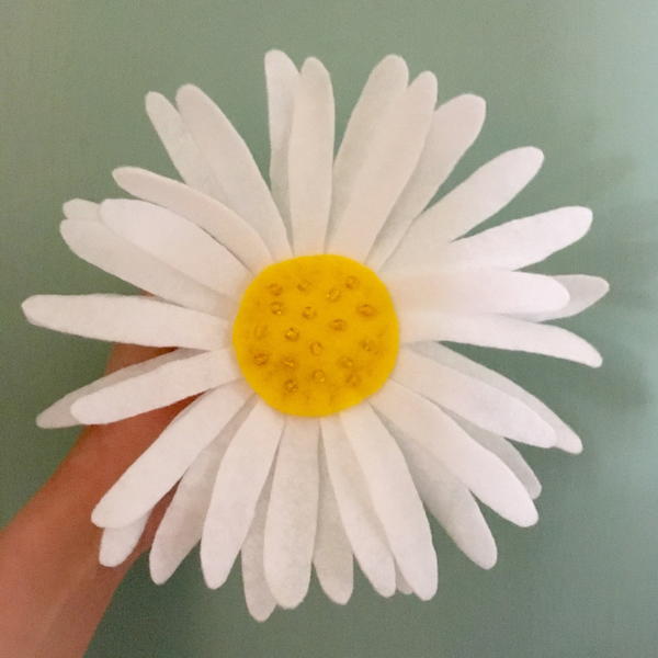 Big Daisy Fabric Flower Pin Tutorial | AllFreeSewing.com