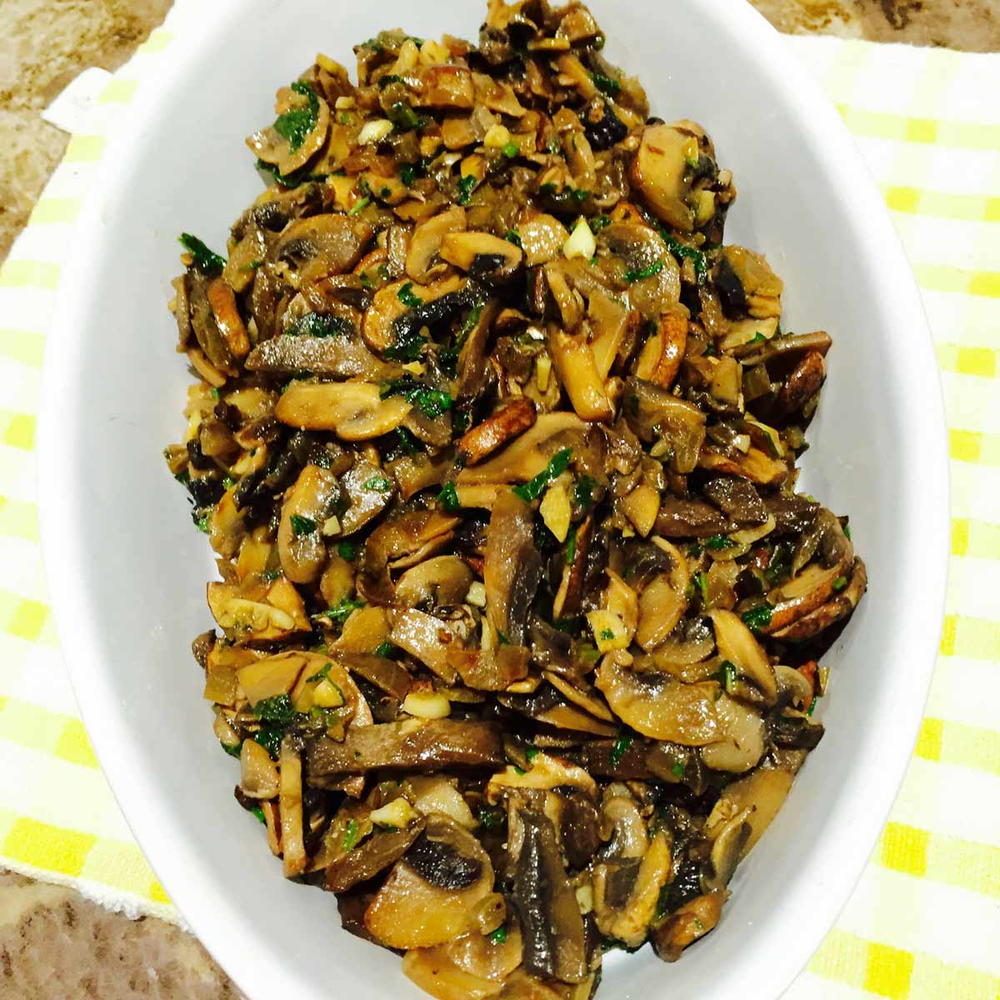Garlic Infused Mushrooms | RecipeLion.com