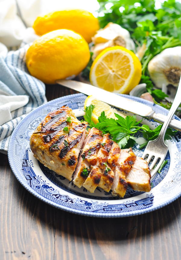 Garlic and Herb Grilled Chicken Breast | RecipeLion.com