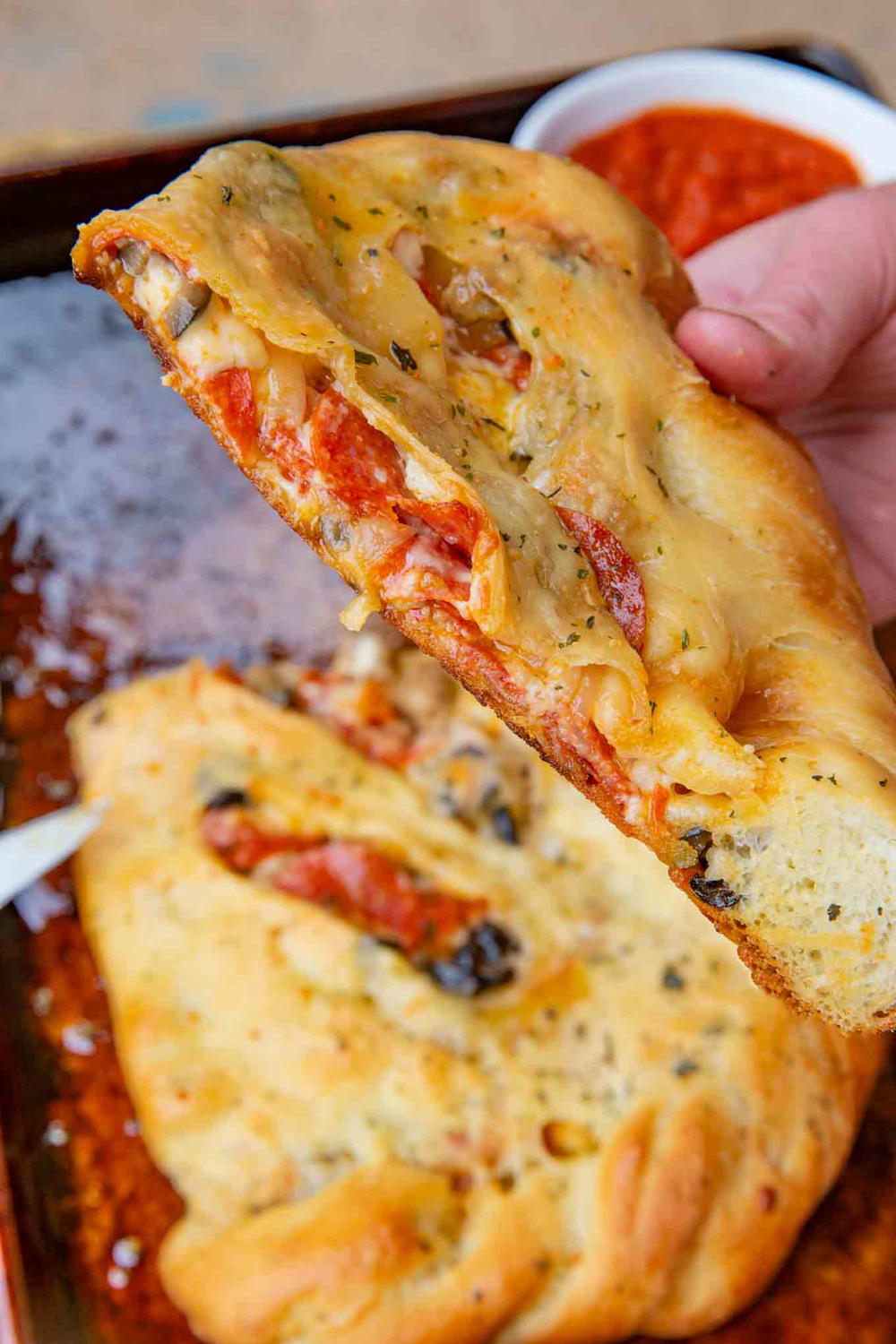 Easy Calzones | RecipeLion.com