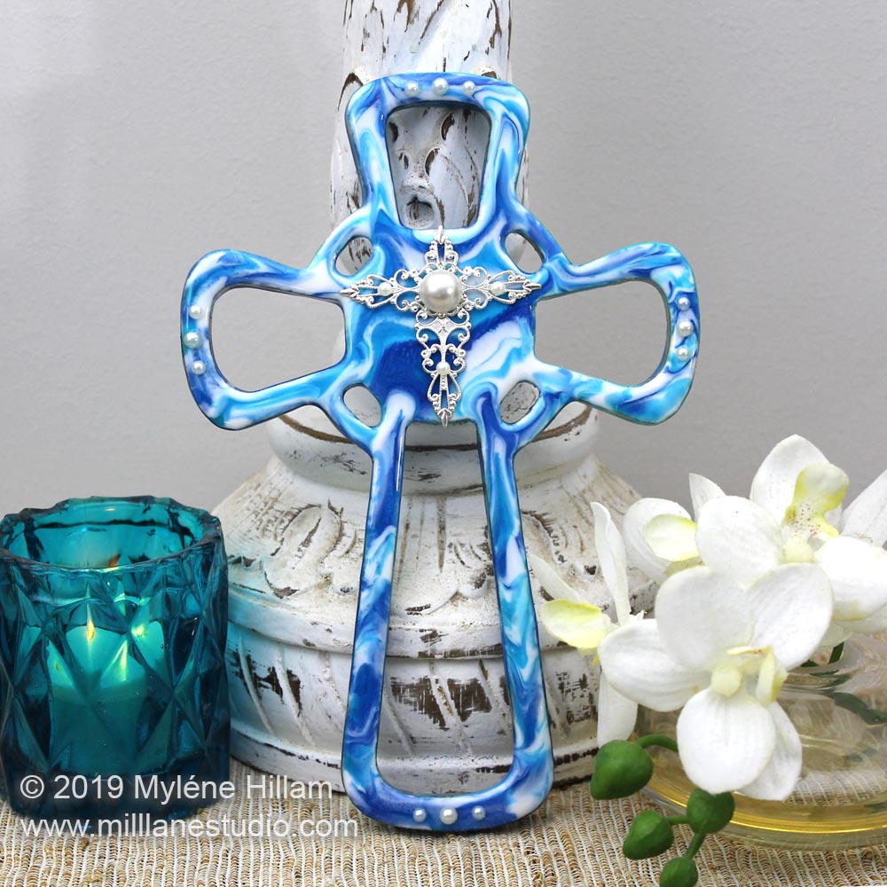 Marbled Resin Cross | FaveCrafts.com