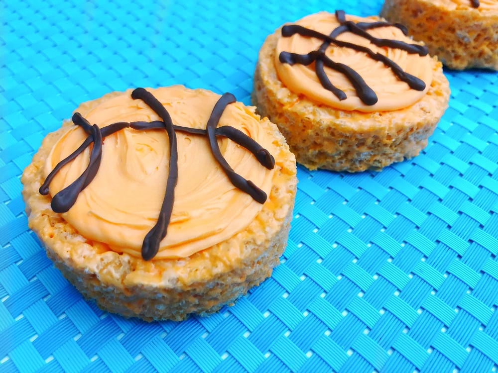 Basketball Rice Krispie Treats | RecipeLion.com