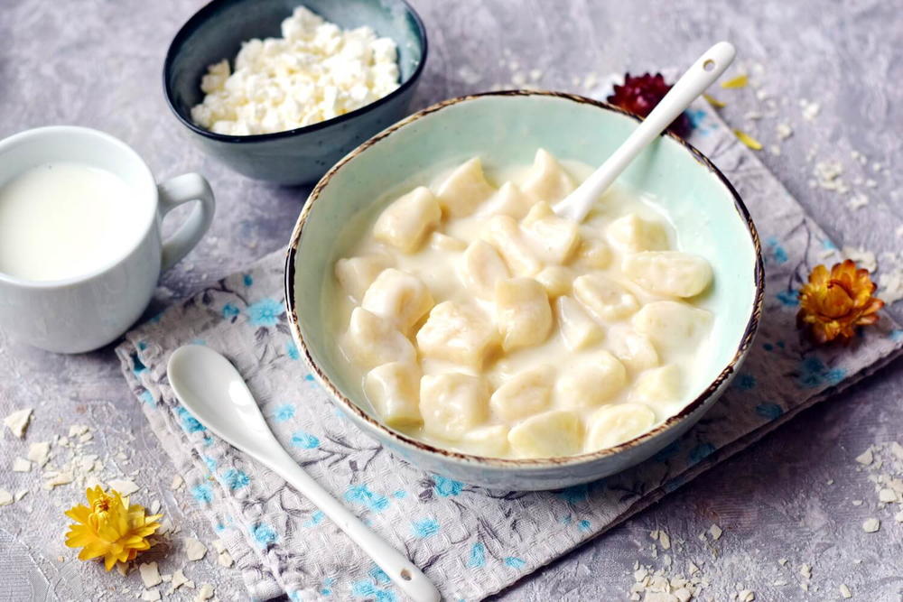 Cheese Dumplings with Vanilla Butter Sauce | RecipeLion.com