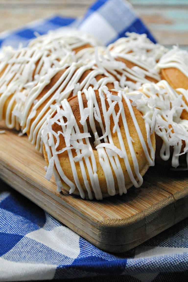 Tropical Pineapple Donuts | RecipeLion.com