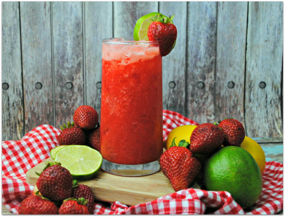 Strawberry Agua Fresca | RecipeLion.com