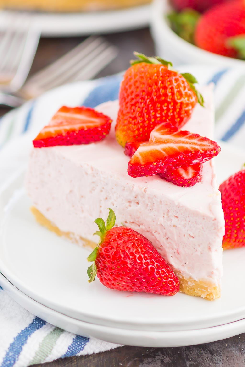 No Bake Strawberry Cheesecake FaveSouthernRecipes No Bake Strawberry Cheesecake FaveSouthernRecipes