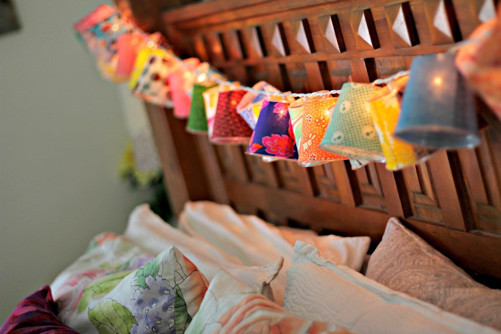 Whimsical Mini Fabric Lamps | AllFreeDIYWeddings.com