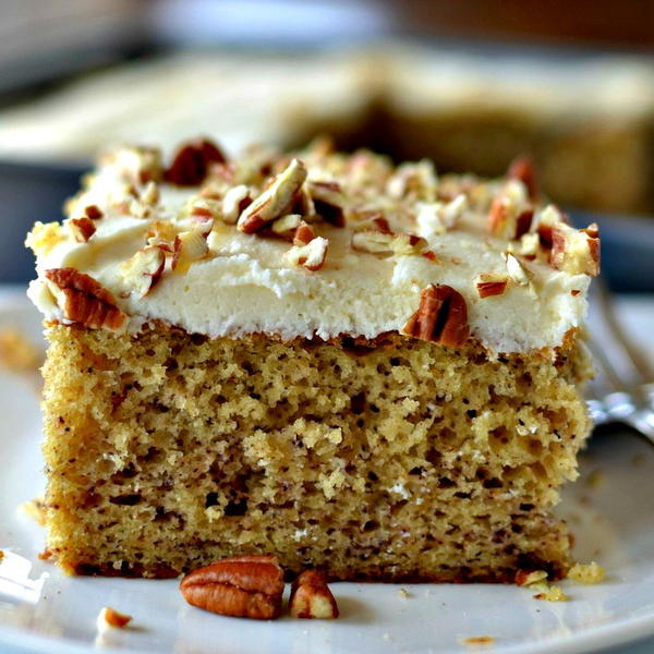 Easy Banana Cake | FaveSouthernRecipes.com