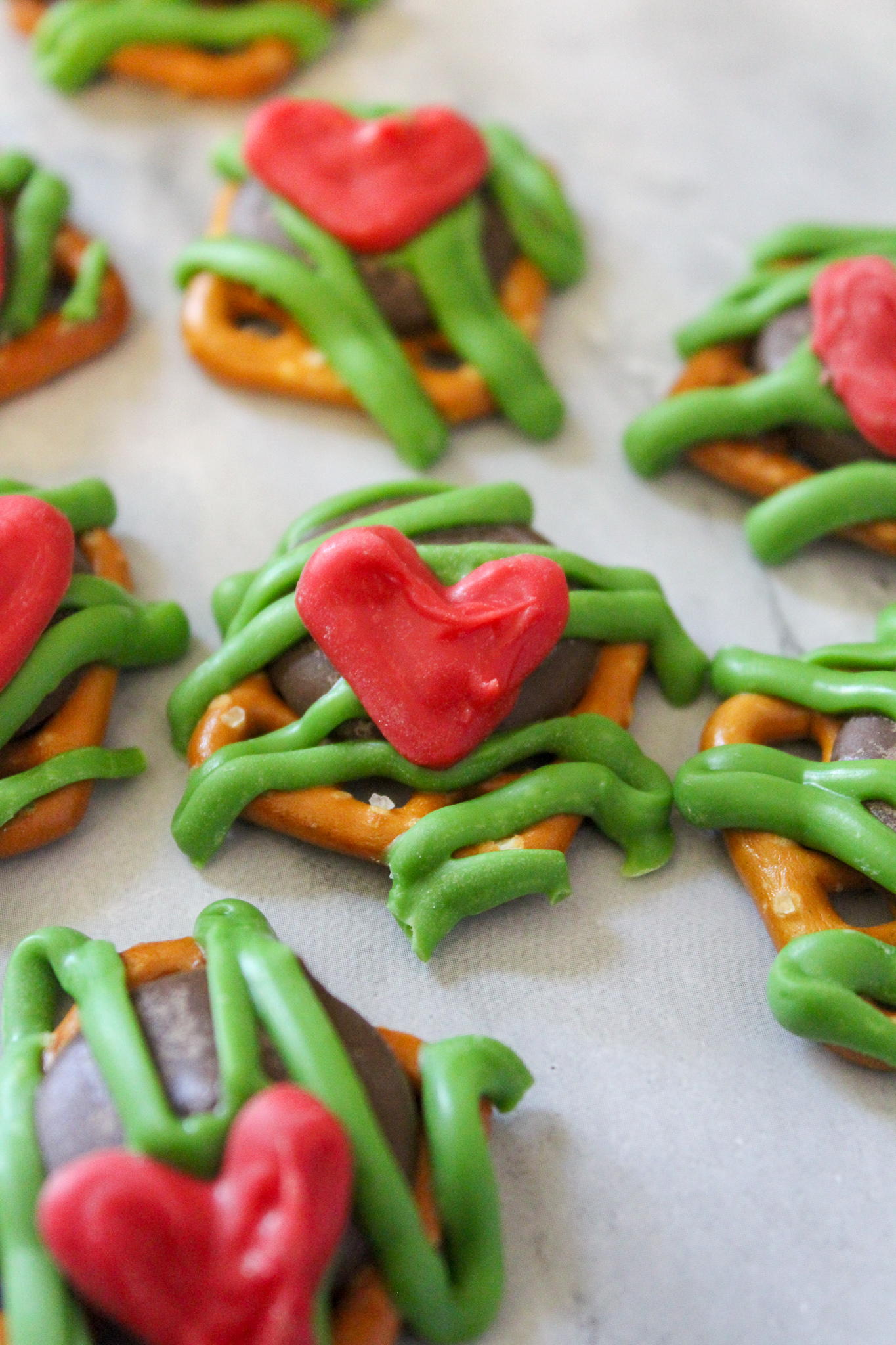 Grinch Inspired Christmas Bites | RecipeLion.com