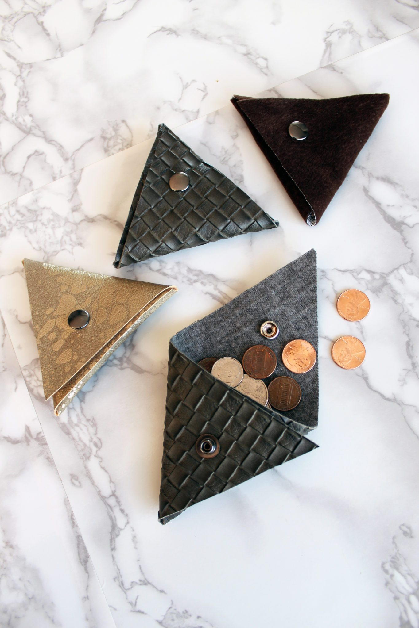 No-Sew Triangle Coin Purse Pattern (Free!) | AllFreeSewing.com