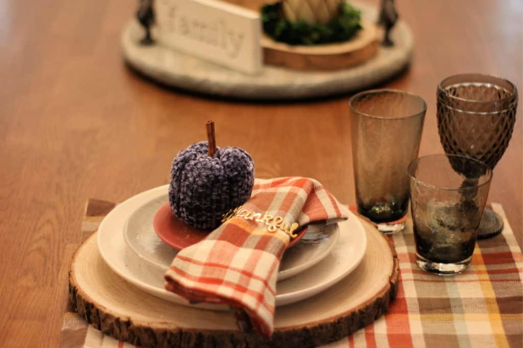 Mini Weaving Loom Fall Pumpkins | AllFreeHolidayCrafts.com