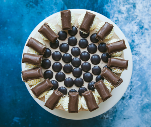 Galaxy Caramel Cheesecake | RecipeLion.com
