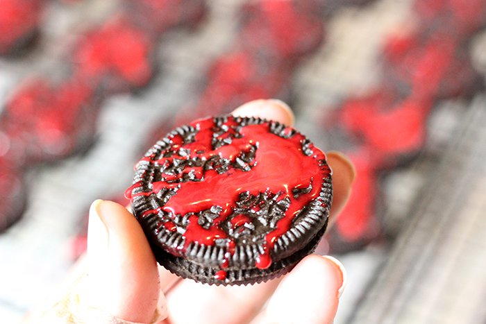 Blood Spatter OREO Cookies for Halloween | RecipeLion.com