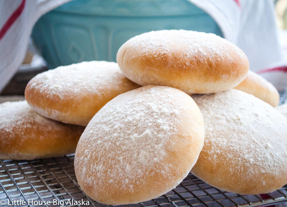 Floury Baps (Hamburger Buns) | RecipeLion.com