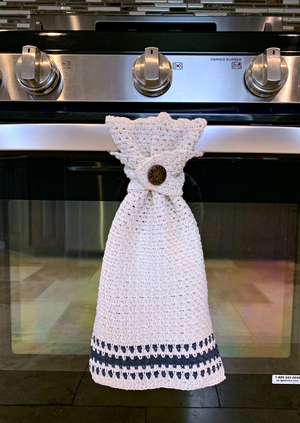 Farmhouse Kitchen Apron | AllFreeCrochet.com