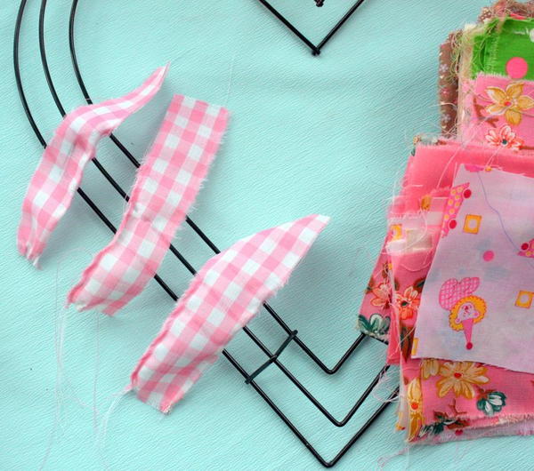 Country DIY Fabric Wreath Tutorial | FaveCrafts.com