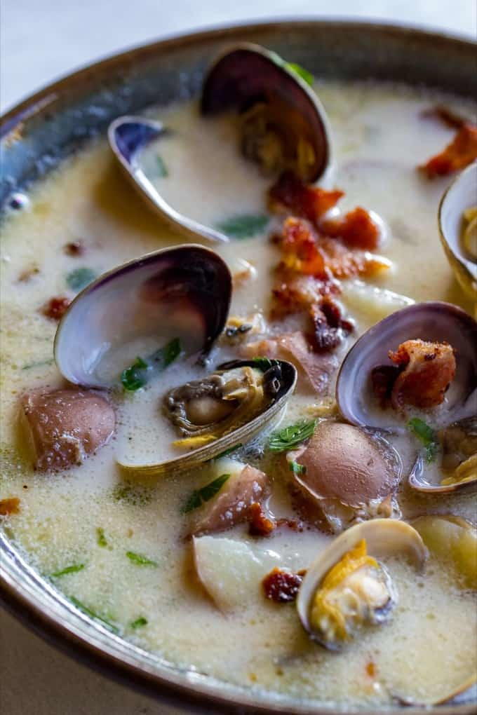 Pacific Northwest Clam Chowder | RecipeLion.com