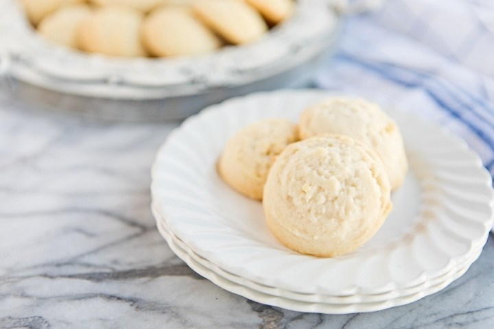 Whipped Shortbread Drop Cookies | RecipeLion.com