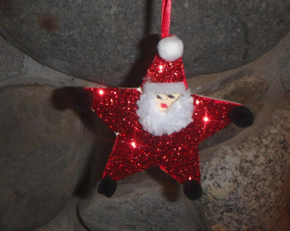 Twinkle Twinkle Litttle Santa Star | FaveCrafts.com