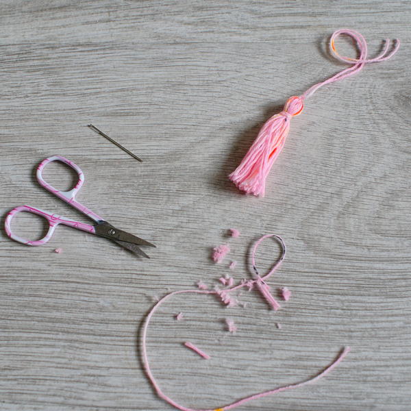 5 Minute Tassel Tutorial | FaveCrafts.com
