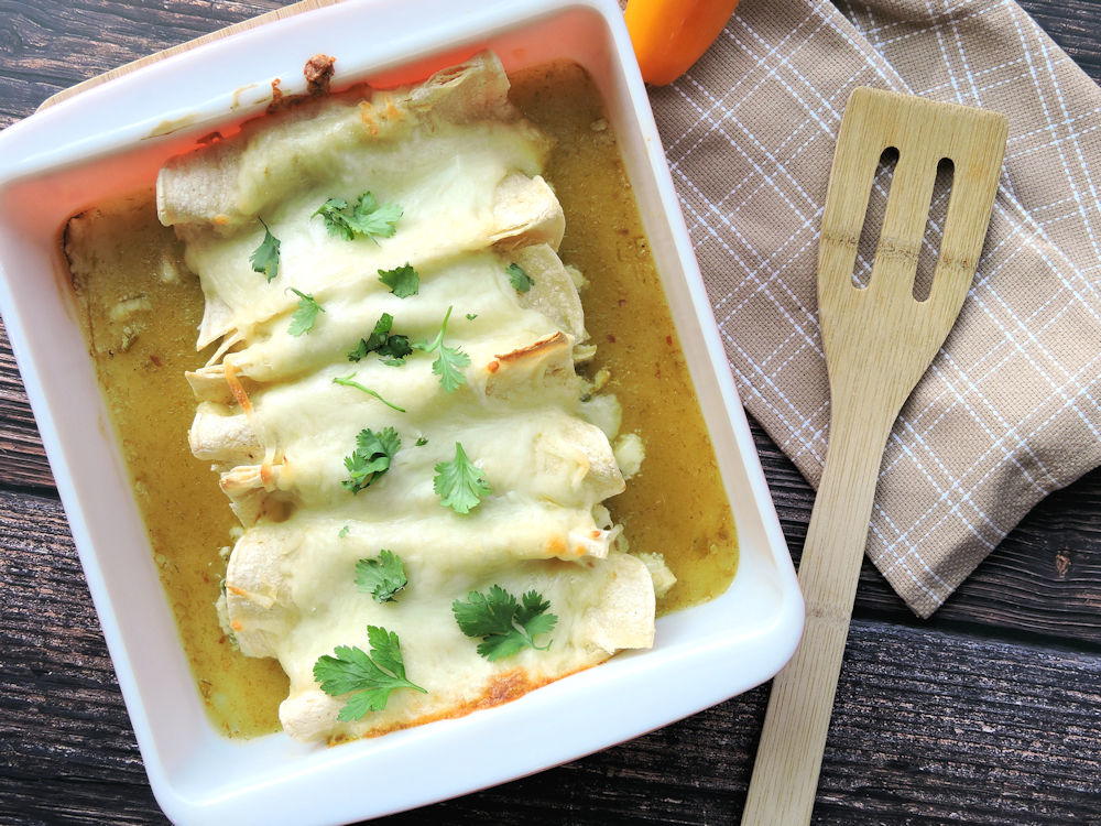 Green Chicken Enchiladas | RecipeLion.com