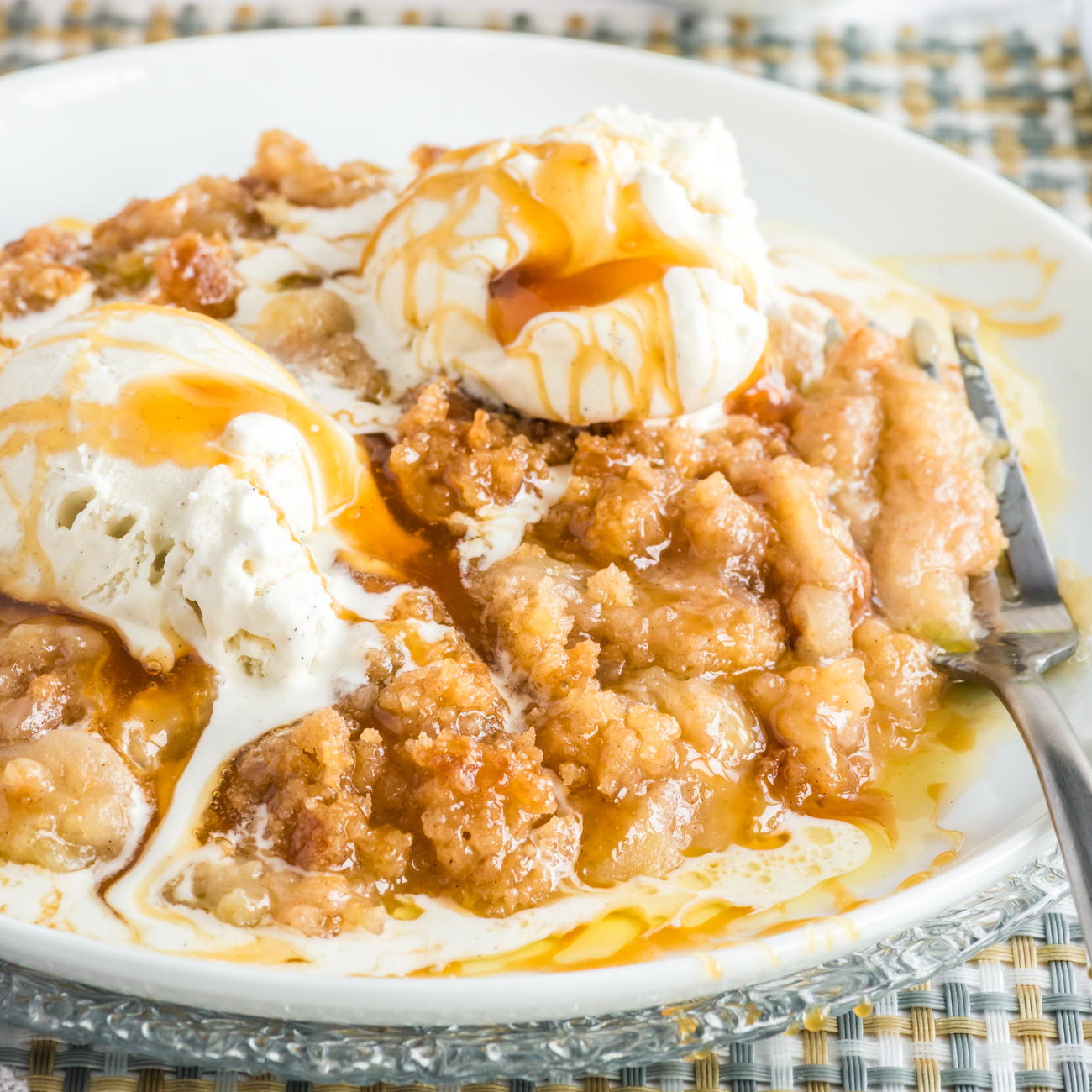 Gram's Apple Crisp | TheBestDessertRecipes.com