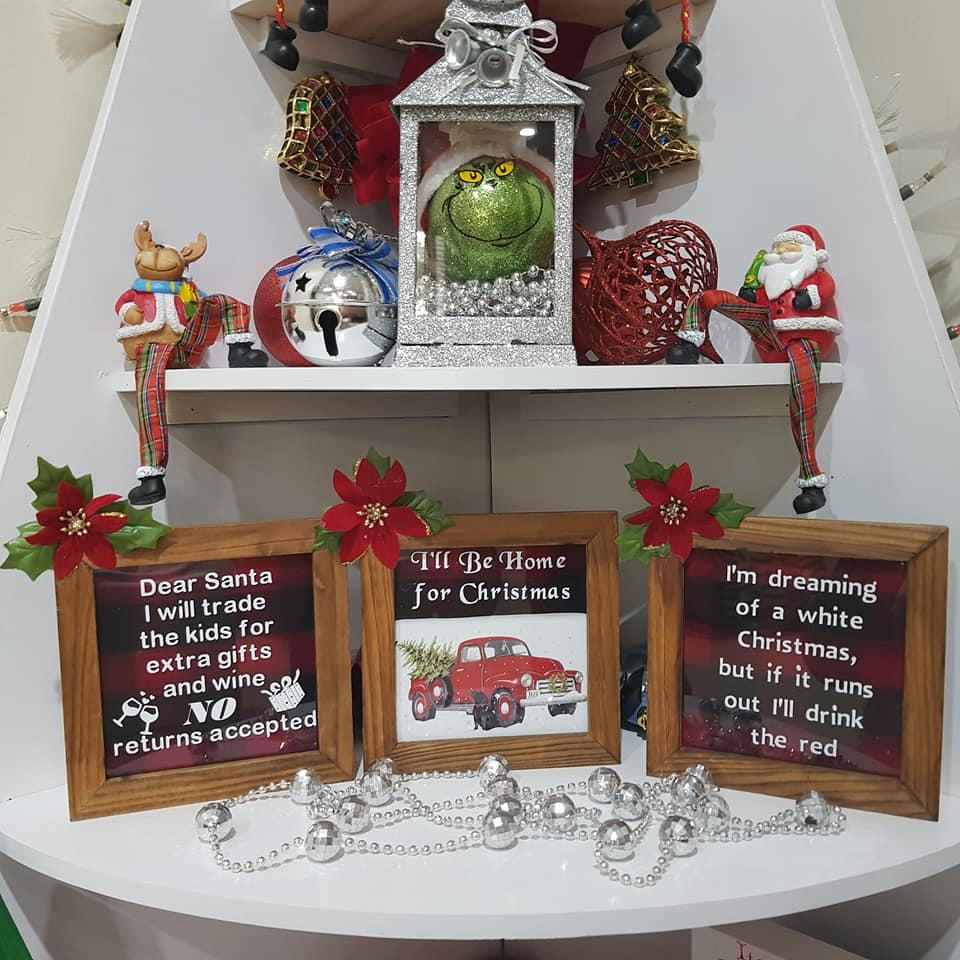 Photo Frame Christmas Signs | DIYIdeaCenter.com