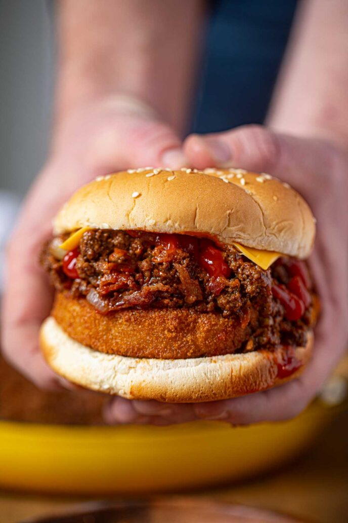 Western Bacon Cheeseburger Sloppy Joes (copycat) | FaveSouthernRecipes.com