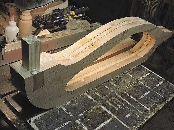 A Sectional Swan | wildfowl-carving.com