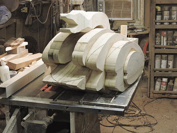 A Sectional Swan | wildfowl-carving.com