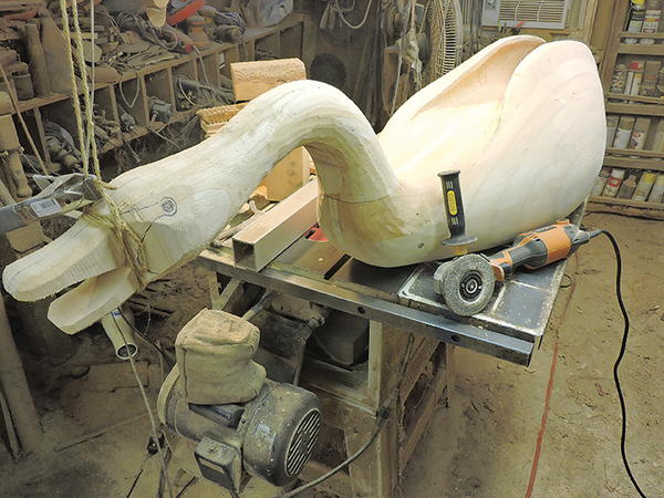 A Sectional Swan | wildfowl-carving.com